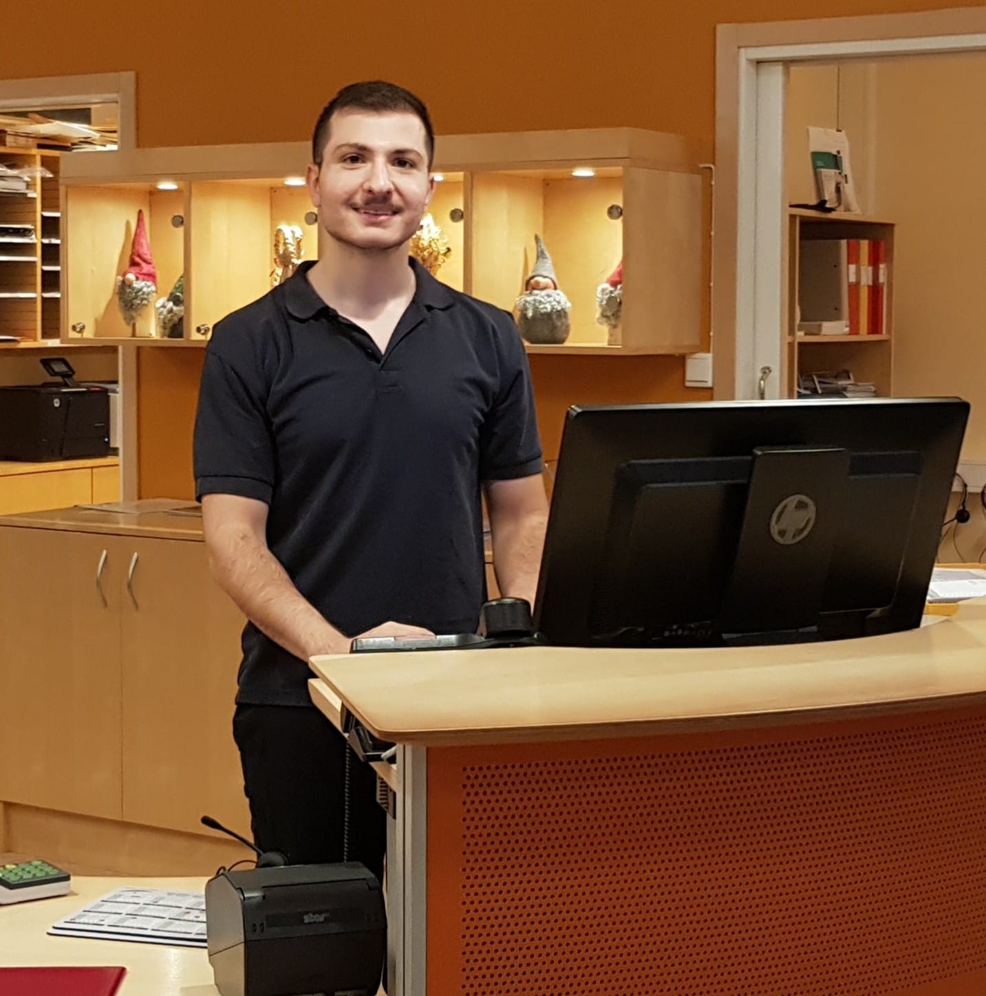 Tandläkare Sam Sofya, Älvsjö | Boka via Muntra